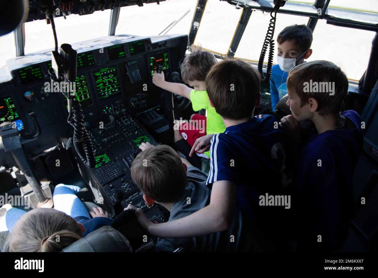 Operation kids understanding deployment operations -Fotos und ... Operation kids understanding deployment operations -Fotos und ...