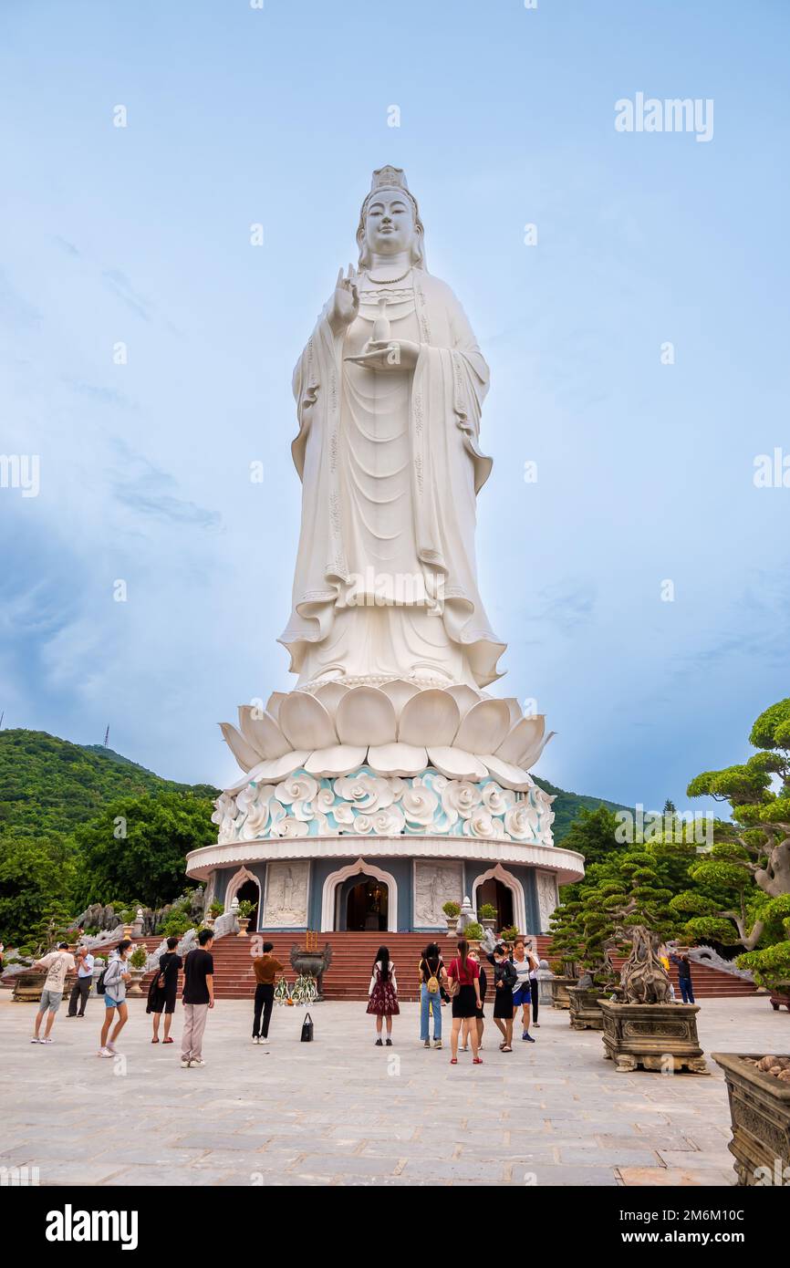 Da Nang City, Vietnam - 10. August 2022 : Blick auf die Pagode von Ling ...