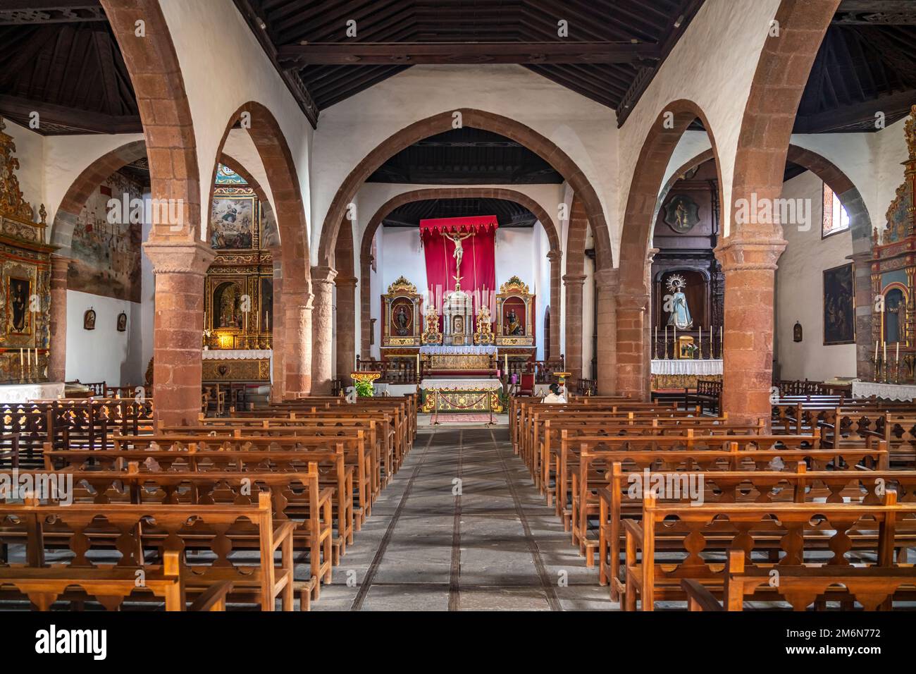 Innenraum der Kirche Mariä Himmelfahrt oder Nuestra Senora de Asuncion ...
