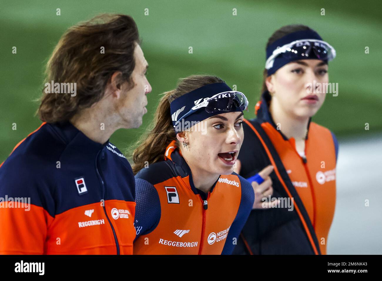 HAMAR: Trainer Gerard van Velde, Femke Kok, Marrit Fledderus (lr ...