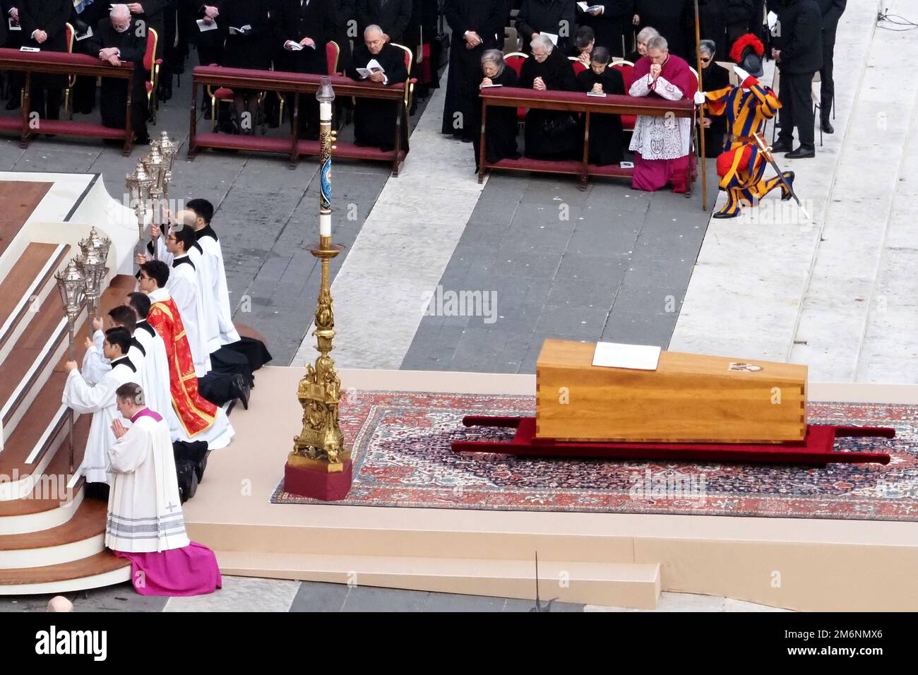 Beerdigung von Joseph Aloisius Ratzinger "Papst Benedikt XVI." in St ...
