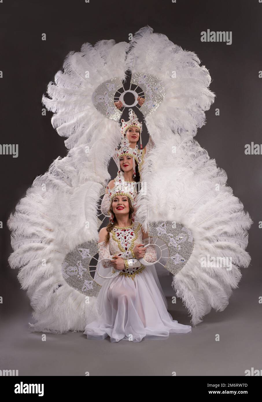 Angel costume -Fotos und -Bildmaterial in hoher Auflösung – Alamy