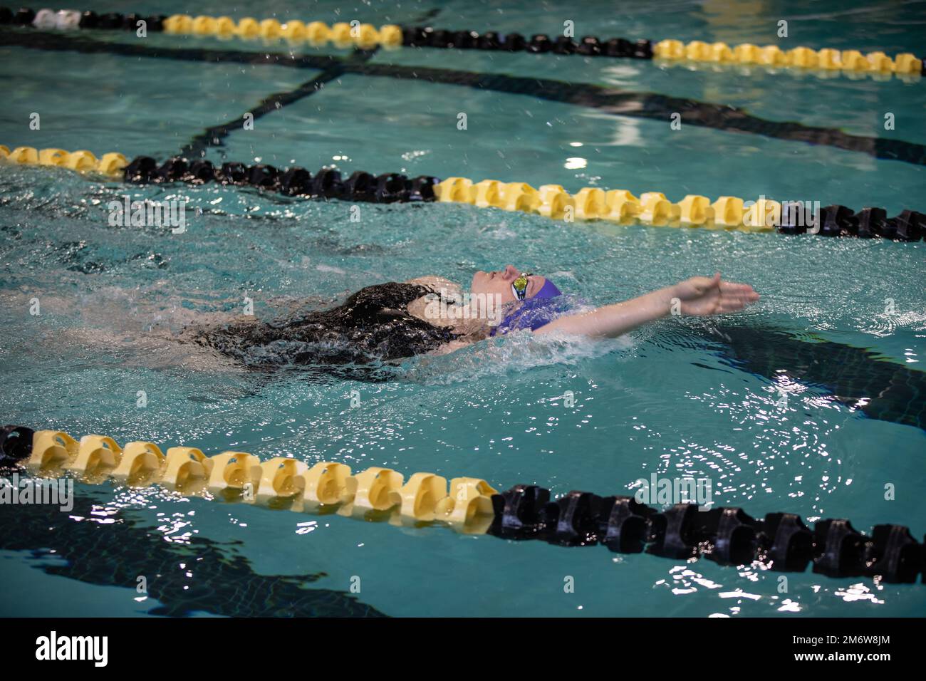 USA Army Major Victoria Camire tritt beim Backstroke Swim 100m in den ...