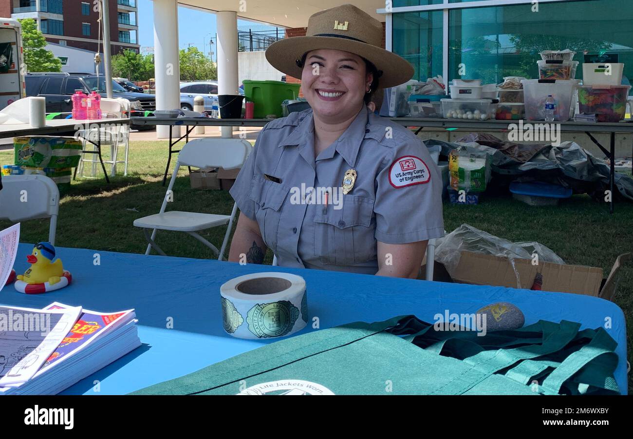 Park Ranger Ashley Novar vom Keystone Lake Project Office arbeitete am ...