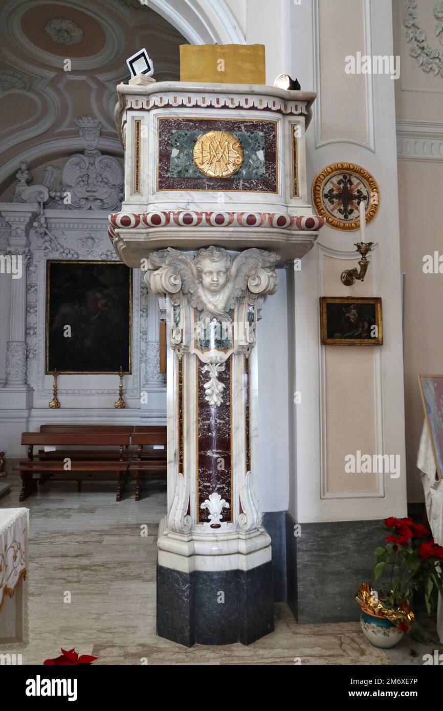 Pulpito della navata -Fotos und -Bildmaterial in hoher Auflösung – Alamy