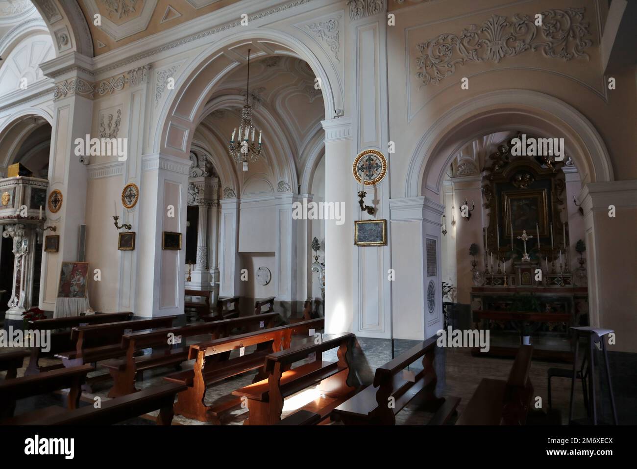 Pulpito della navata -Fotos und -Bildmaterial in hoher Auflösung – Alamy