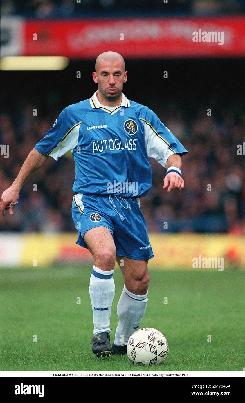 Gianluca vialli chelsea -Fotos und -Bildmaterial in hoher Auflösung – Alamy