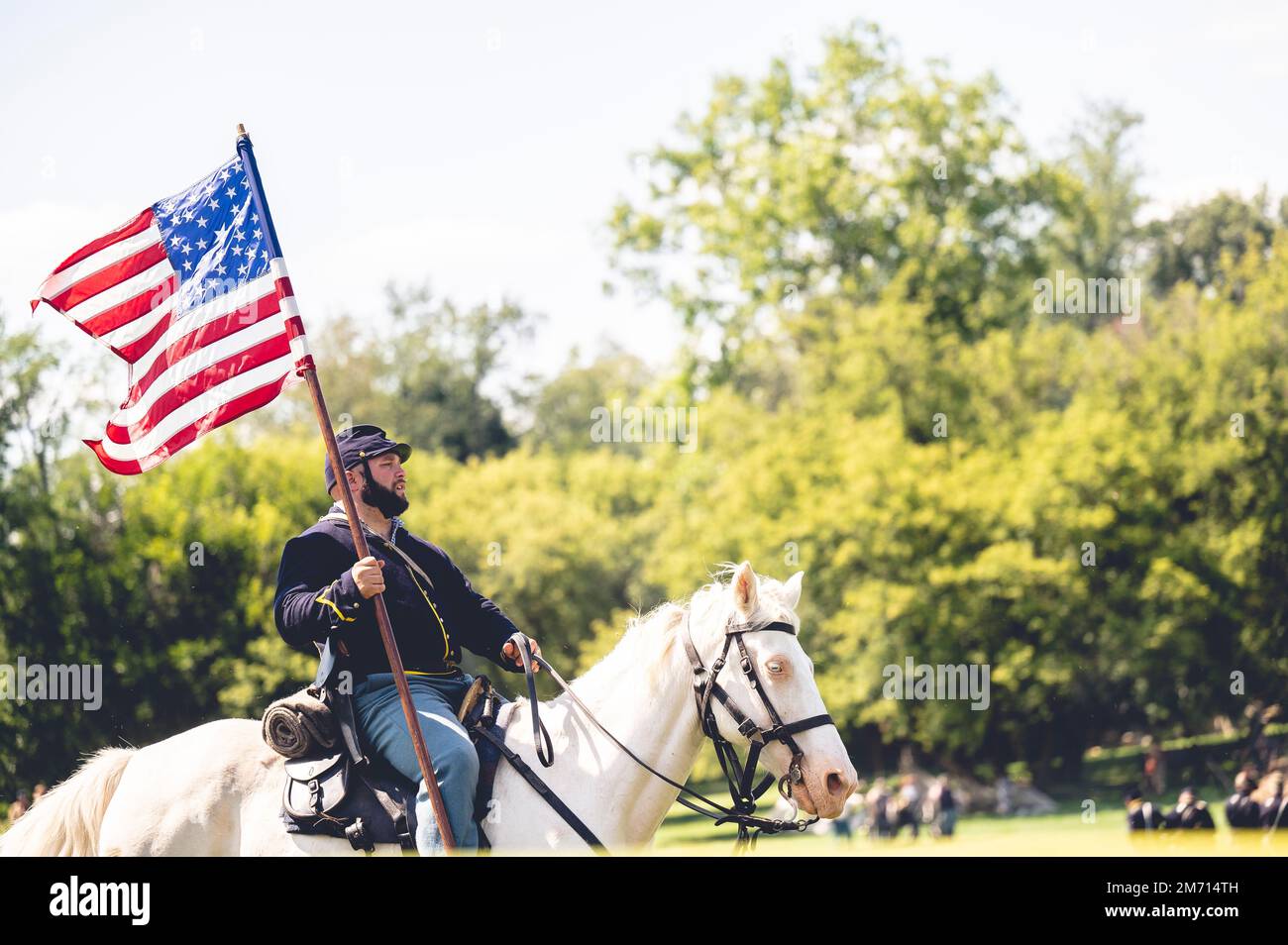 Soldier riding a horse -Fotos und -Bildmaterial in hoher Auflösung – Alamy