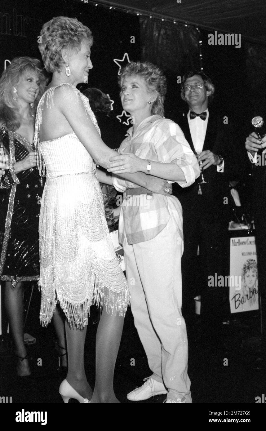 Barbara Mandrell und Tammy Wynette auf der Party für Barbara Mandrells ...