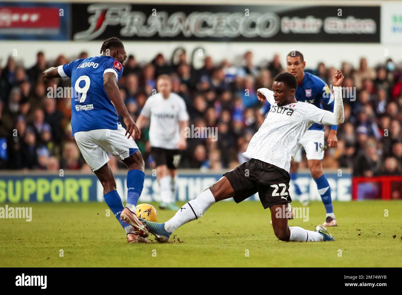 Hakeem Odoffin von Rotherham United übt während des dritten Pokalspiels ...