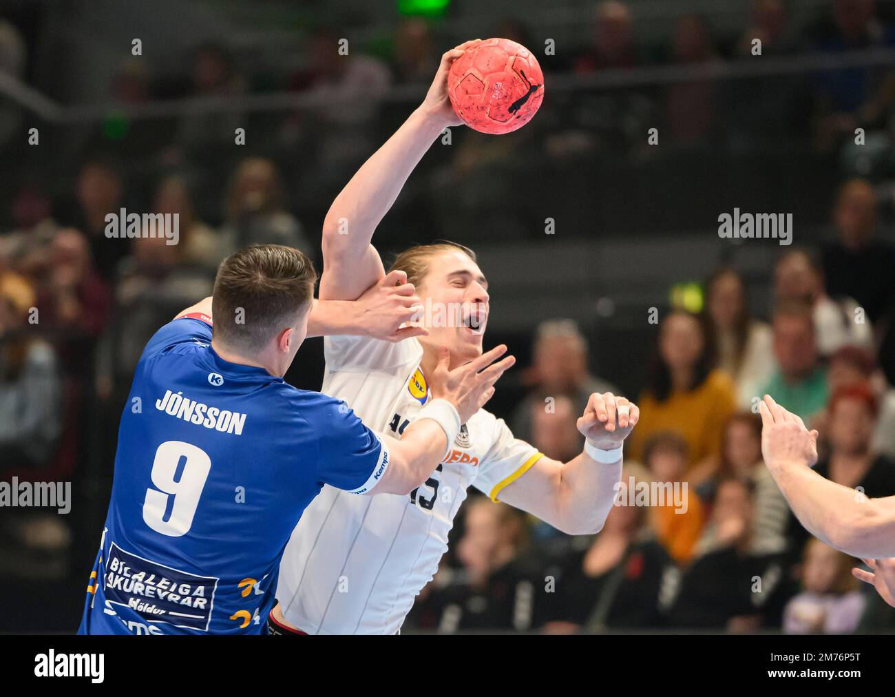 Von links nach rechts Elvar Oern JONSSON (ISL), Juri KNORR (GER), Foul ...
