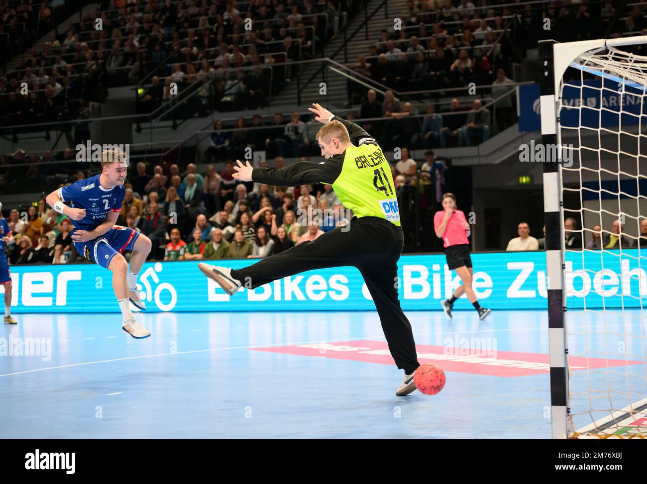Links nach rechts Odinn Thor RIKHAROESSON (ISL), Goalwart Joel BIRLEHM ...
