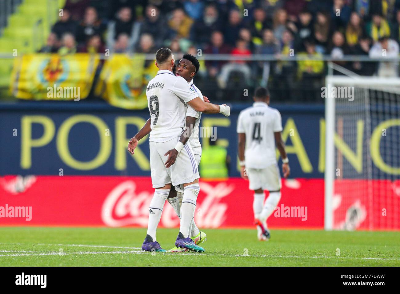 7. Januar 2023, Rom, Spanien: Karim Benzema von Real Madrid feiert mit Vinicius Junior ein Tor ...