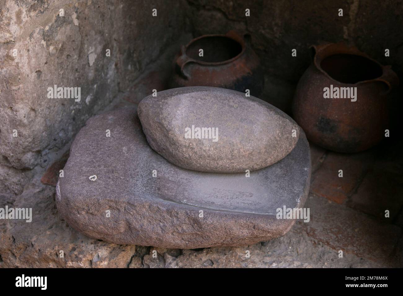 Batan ist ein Steingut, das in Peru und Westbolivien zum Mahlen von ...