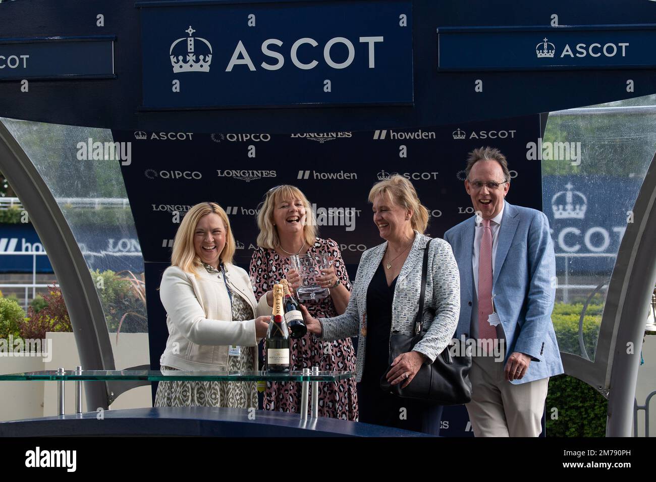 Ascot, Berkshire, Großbritannien. 7. Mai 2022. Pferd Mister Bluebird ...