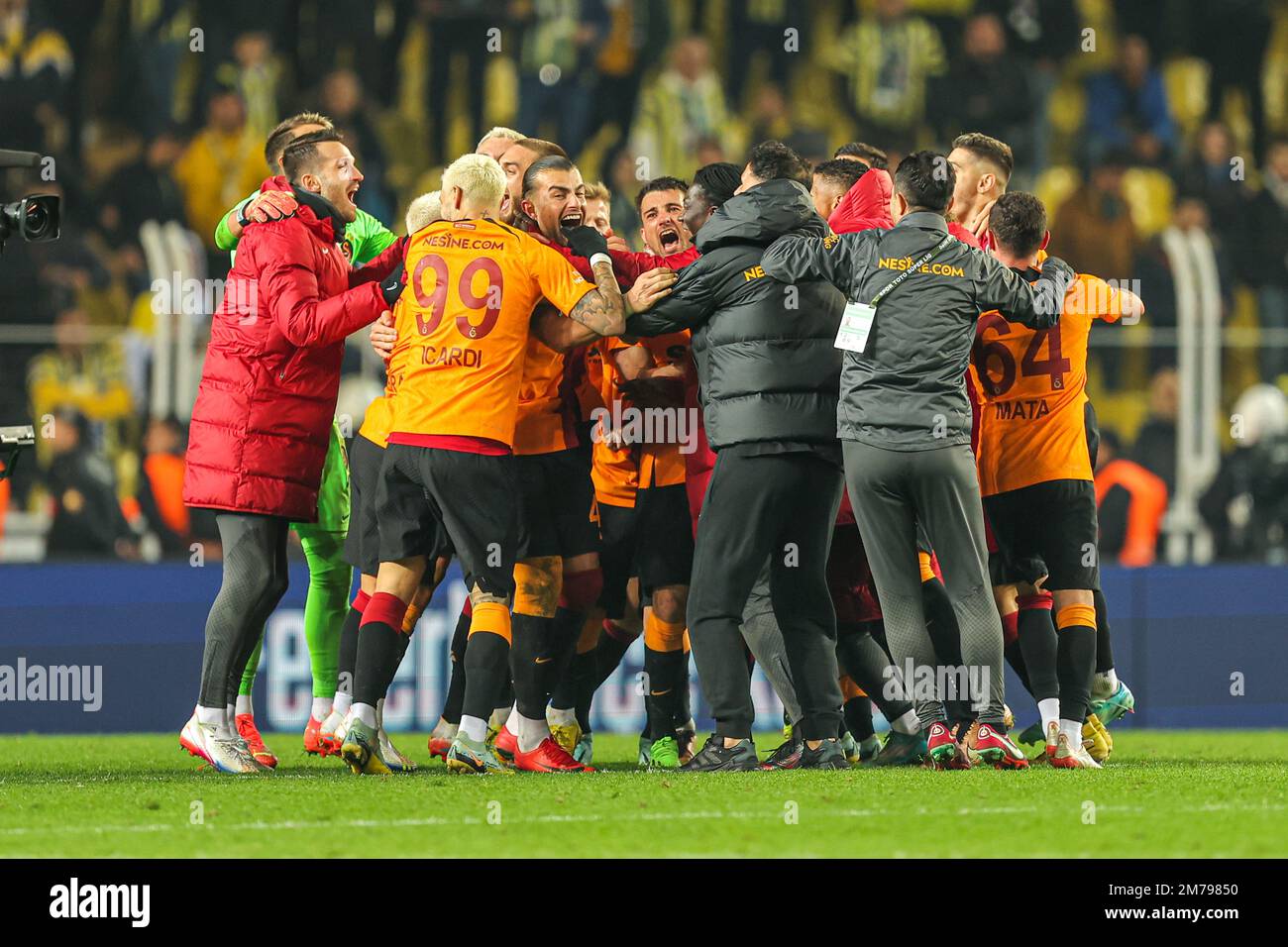 ISTANBUL, TURKIYE - 8. JANUAR: Galatasaray-Spieler, die beim türkischen ... ISTANBUL, TURKIYE - 8. JANUAR: Galatasaray-Spieler, die beim türkischen ...