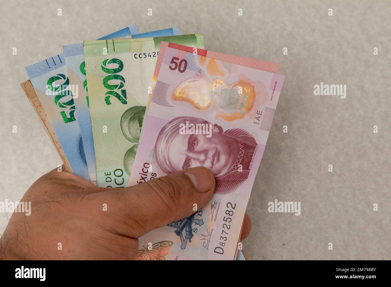 Mexikanischer peso schein -Fotos und -Bildmaterial in hoher Auflösung ...