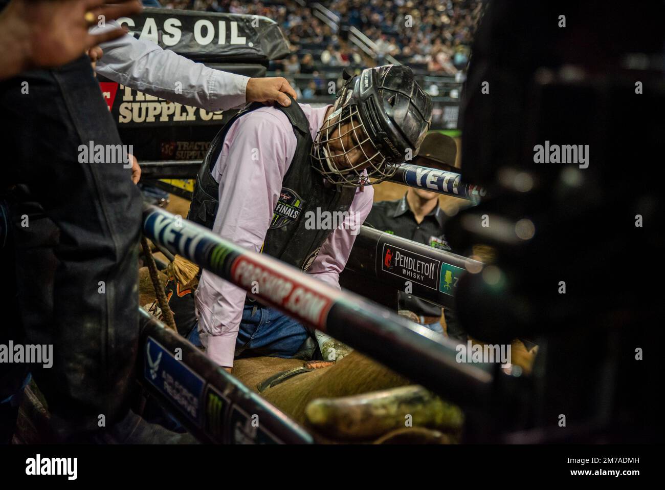 NEW YORK, NY - 7. JANUAR: Manoelito Junior macht einen 86,75-Punkte ...