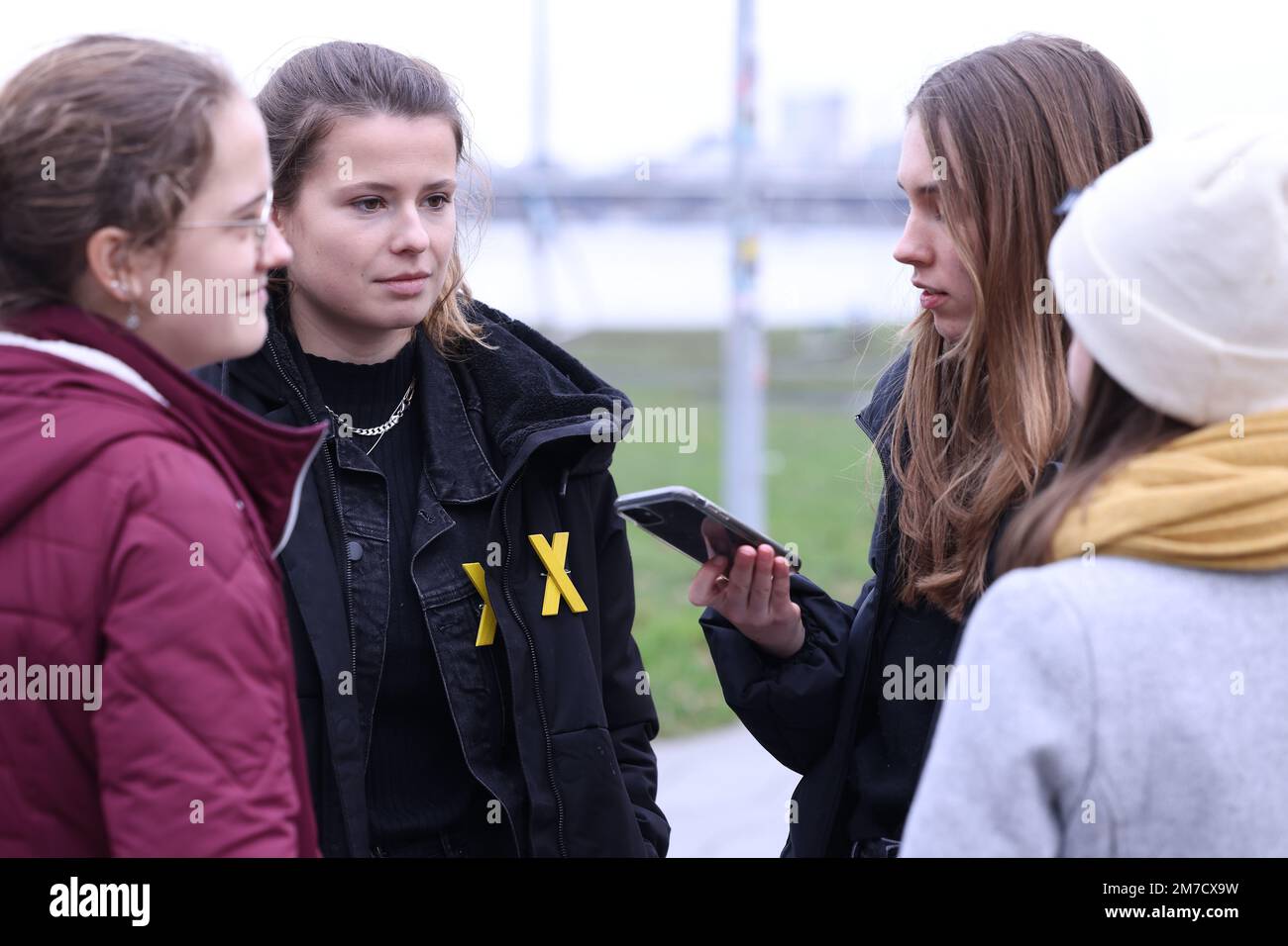 Düsseldorf, Deutschland. 09. Januar 2023. Julia Wischnewski (l-r ...