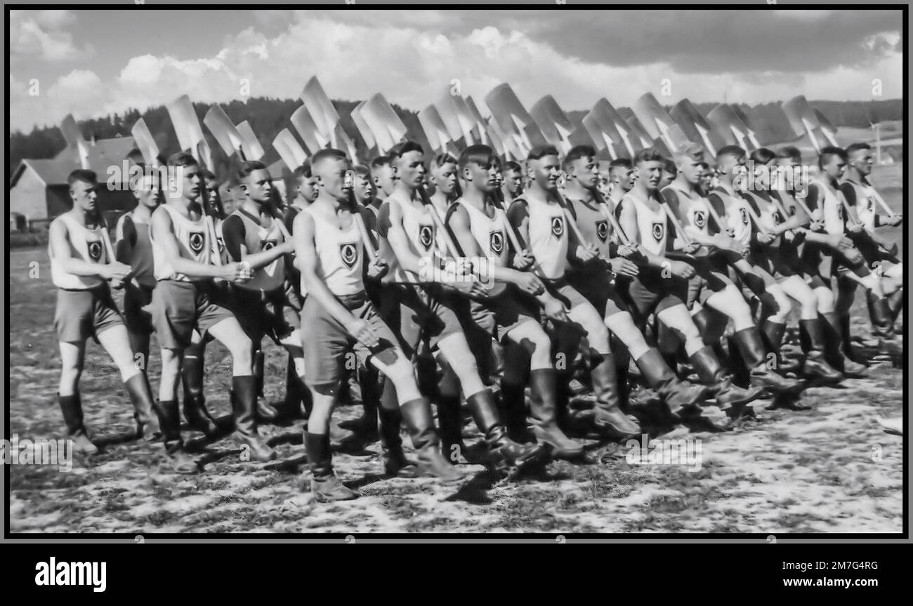 Der reich arbeitsdienst reichsarbeitsdienst nazi deutschland -Fotos und ...