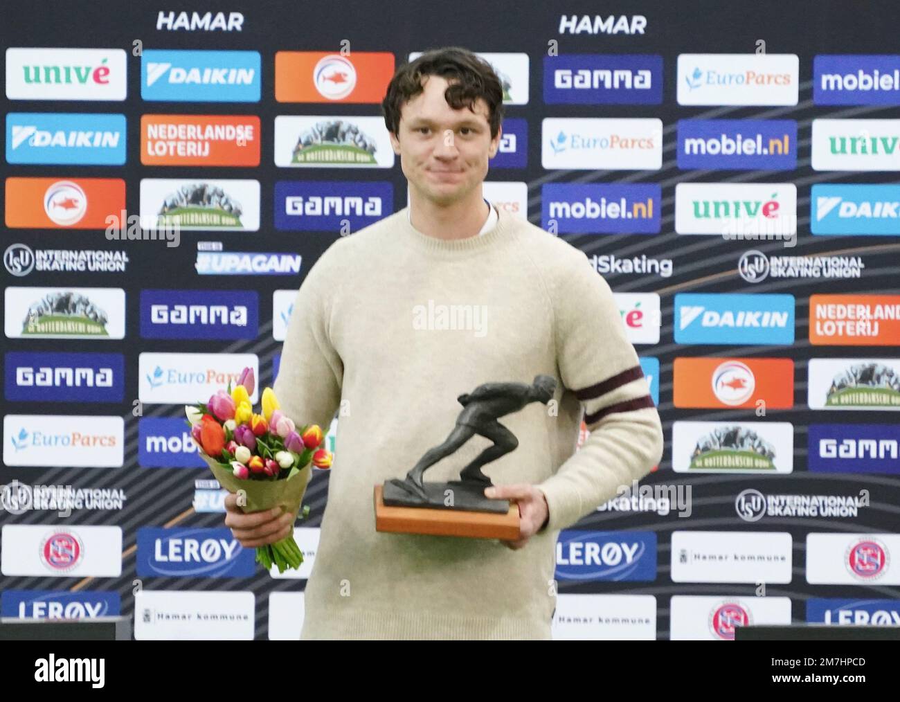 Nils van der Poel (SWE) erhält die Oscar Mathisen trophee während der ...
