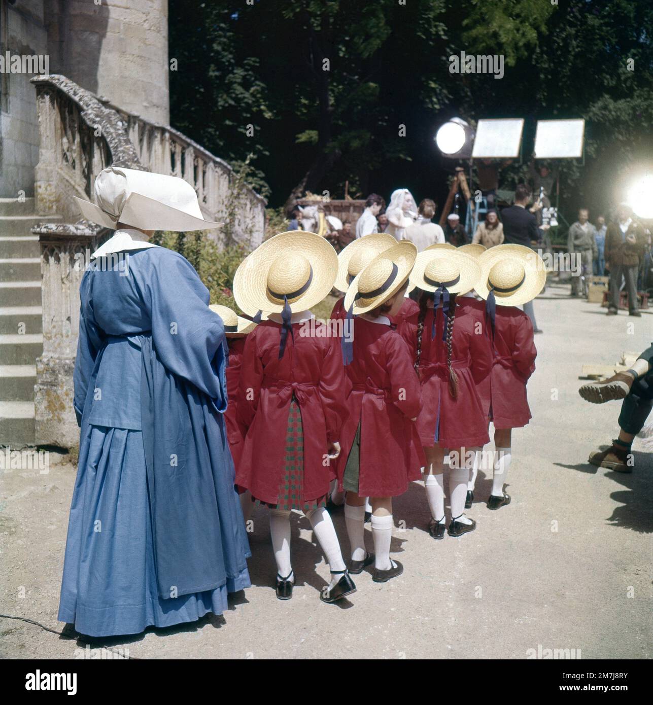 Direkt vor Ort im Chateau de la reine Blanche in Paris mit Nonne und ...