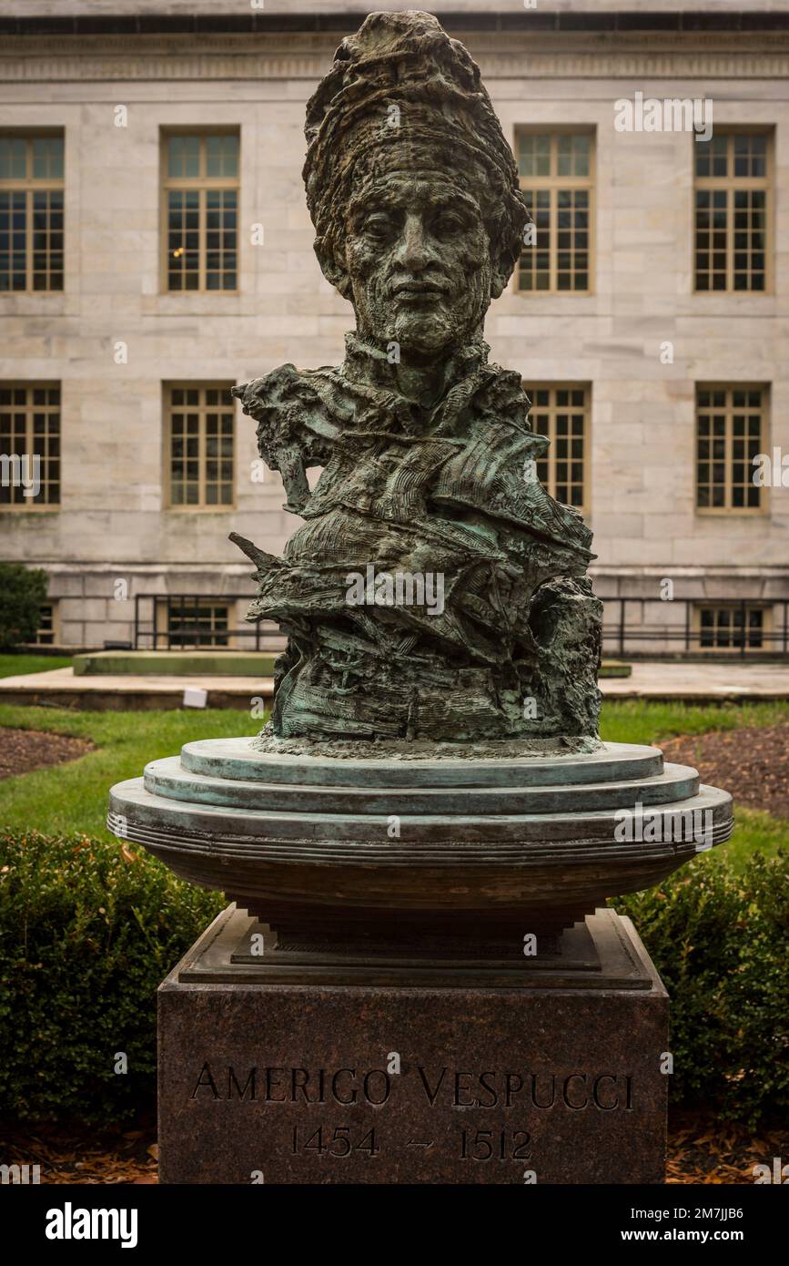 Amerigo vespucchi statue -Fotos und -Bildmaterial in hoher Auflösung ...
