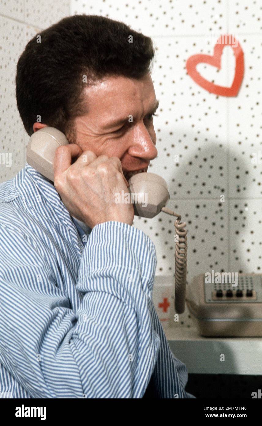 Im Clark ab Krankenhaus, freigelassener Kriegsgefangener, USA Navy ...