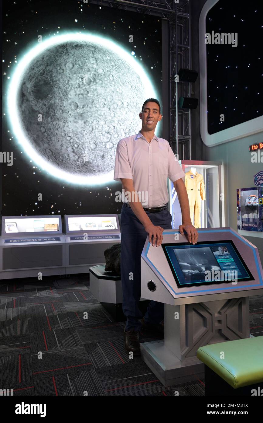 IMAGE DISTRIBUTED FOR RIPLEY ENTERTAINMENT INC. - Sultan Kösen, of ...