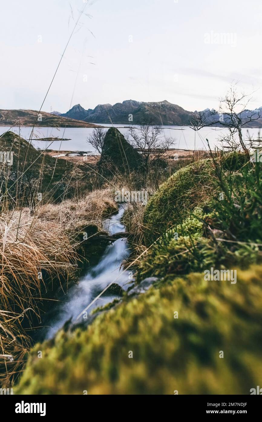 Fjordlandschaft im herbst in vesteralen -Fotos und -Bildmaterial in ...