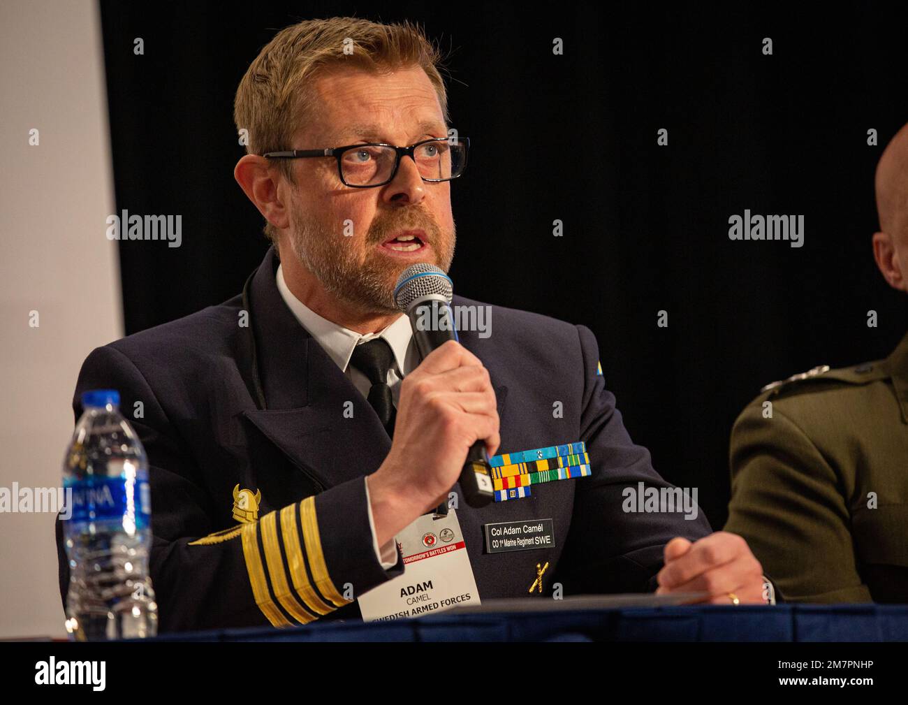 Royal Swedish Navy Colonel Adam Camel, kommandierender Offizier, 1 ...