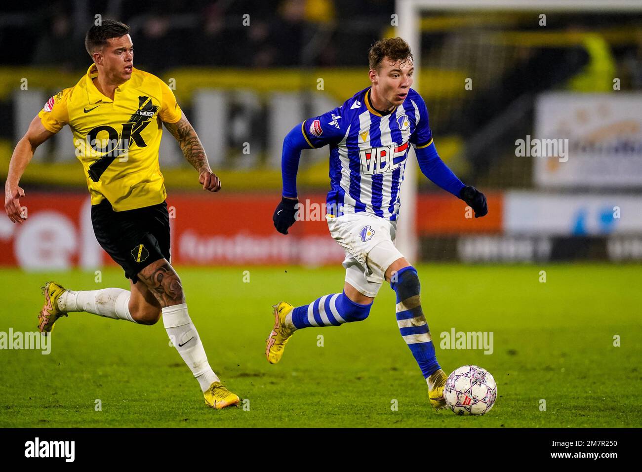 BREDA, NIEDERLANDE - JANUAR 10: Thomas Marijnissen von NAC Breda, Tibo ...