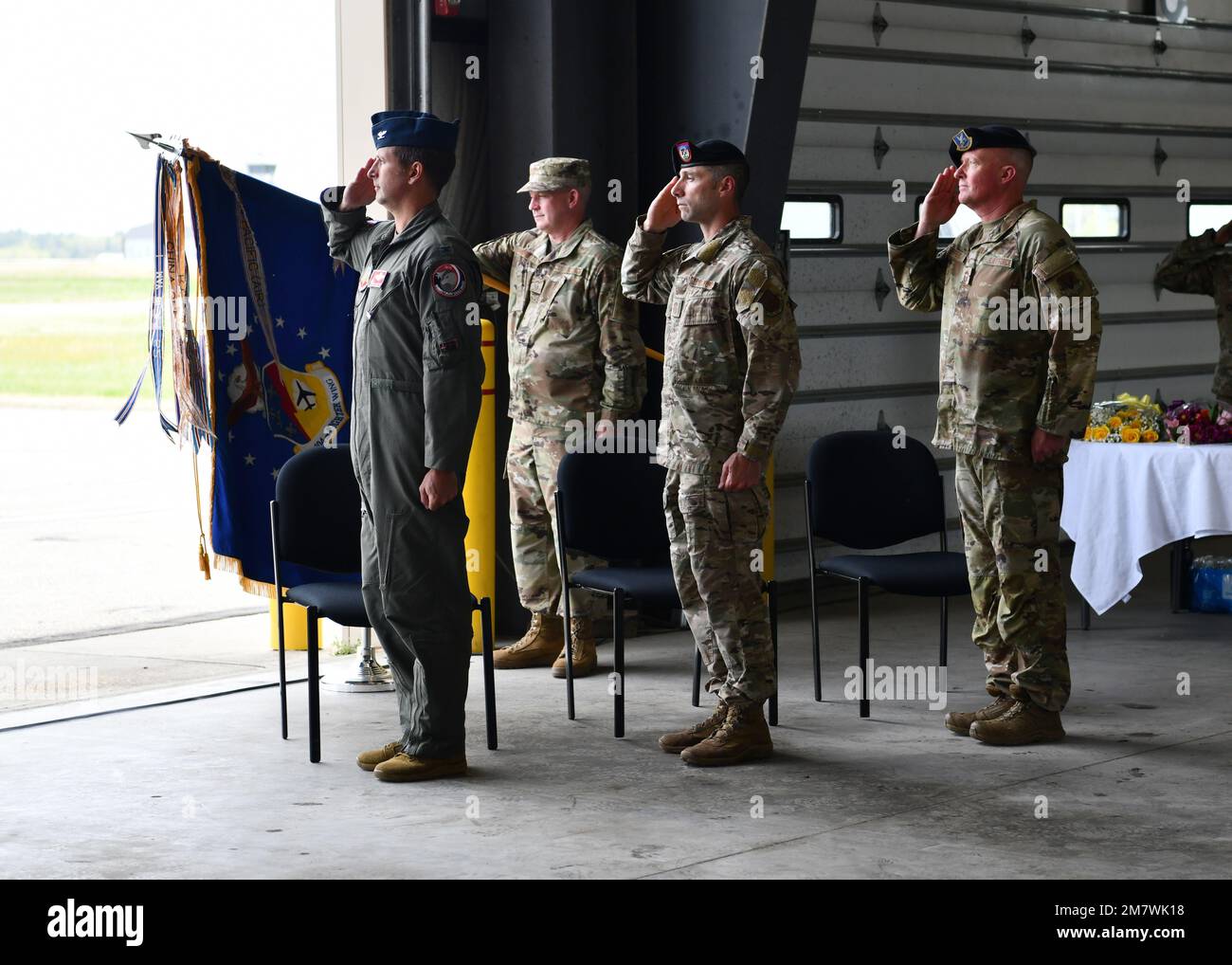 Oberst David Halasi-kun, Vizekommandeur des 104. Kampfflügels ...