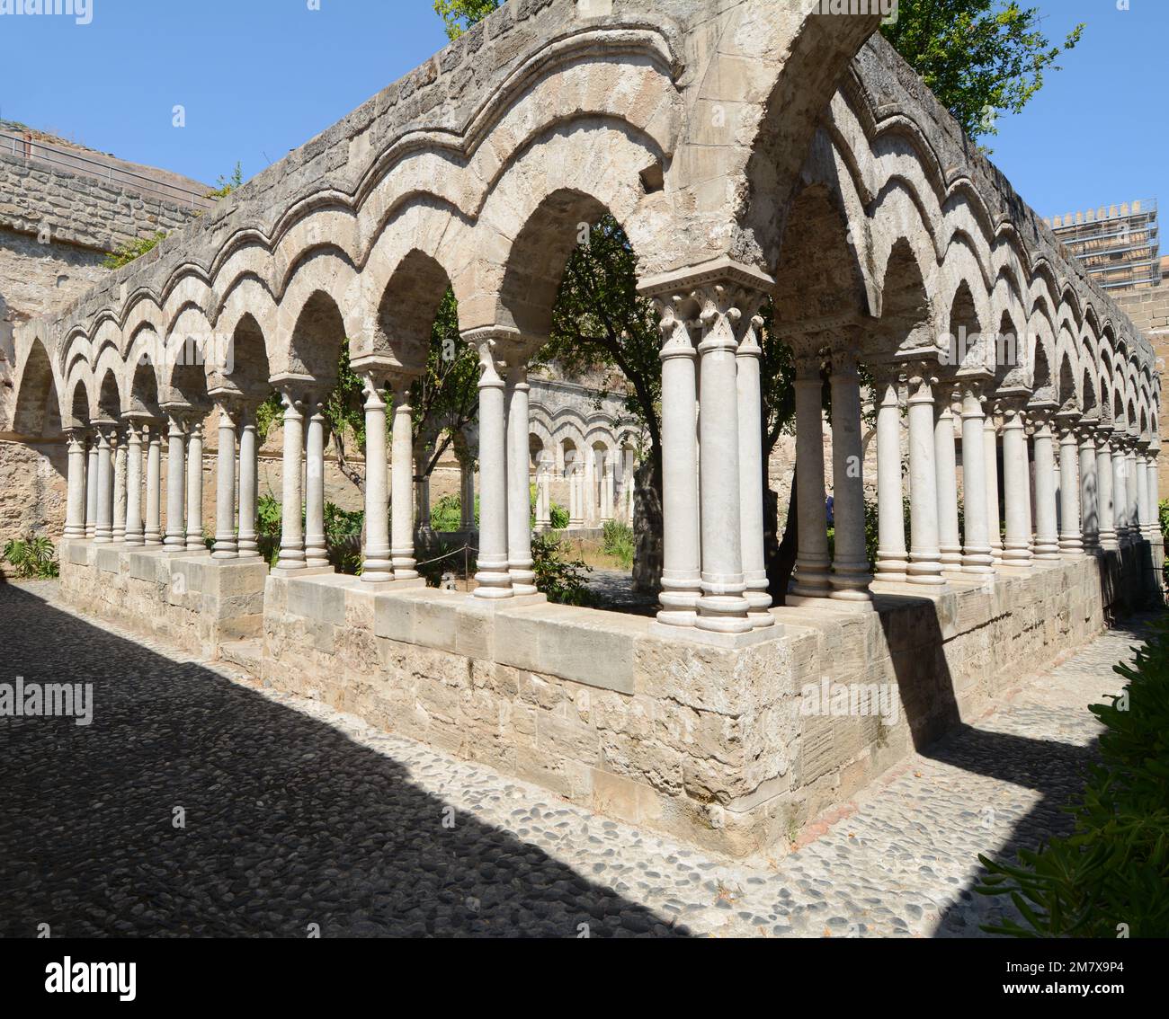 Kreuzgang der kirche san giovanni degli eremiti -Fotos und ...