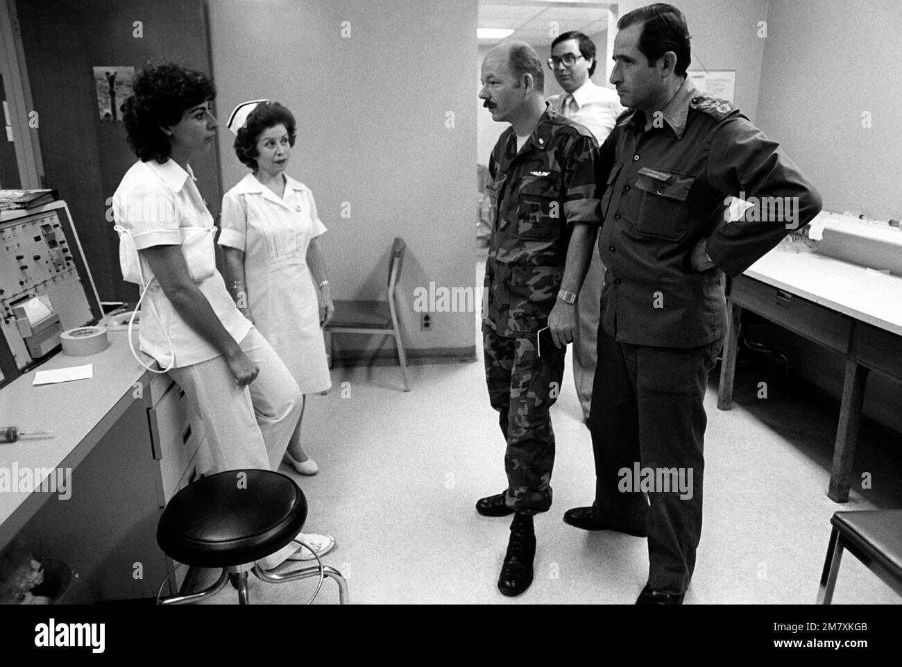 Teilnehmende mitarbeiter Schwarzweiß-Stockfotos und -bilder - Alamy