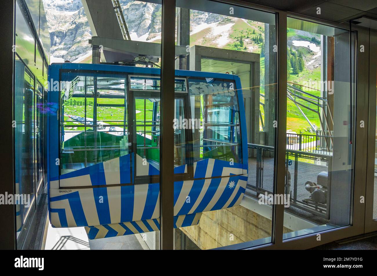 Gondel der Schwägalp-Säntis-Seilbahn im Talbahnhof, Schwägalp ...