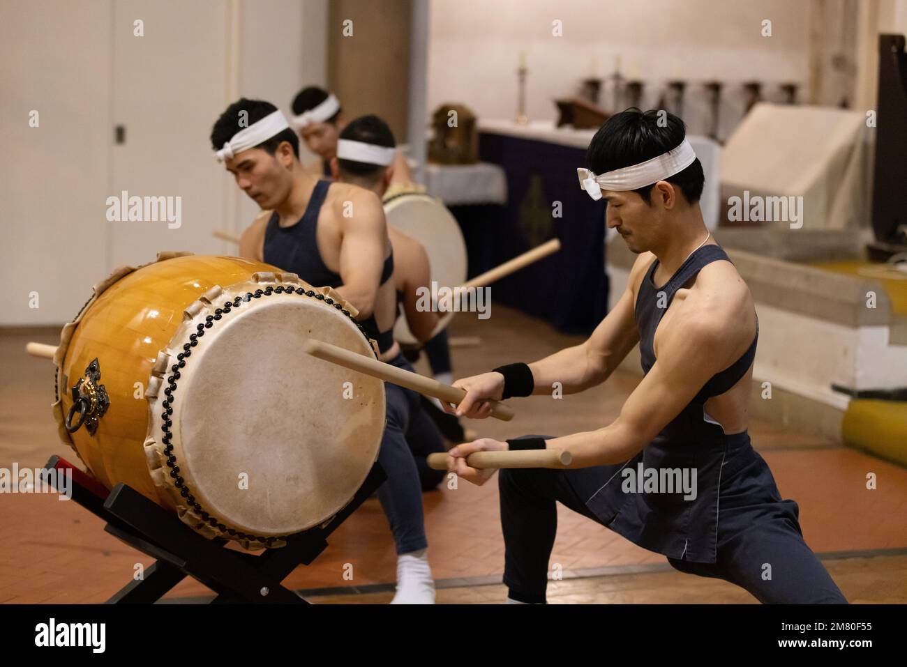 Japanese taiko drumming -Fotos und -Bildmaterial in hoher Auflösung – Alamy