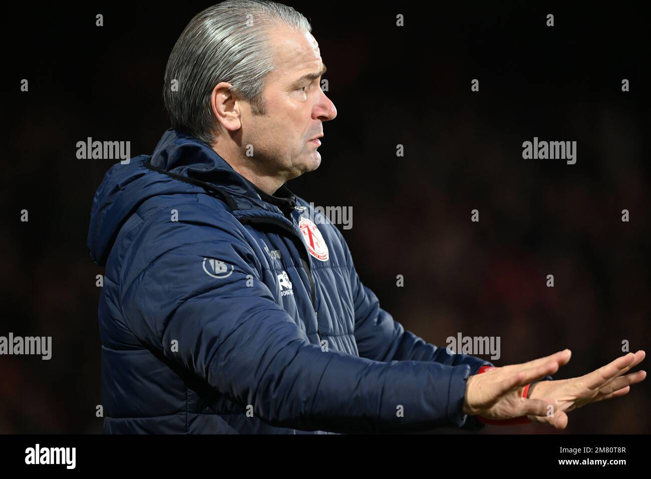 Cheftrainer Bernd Storck von KV Kortrijk , das während der 1/4 ...