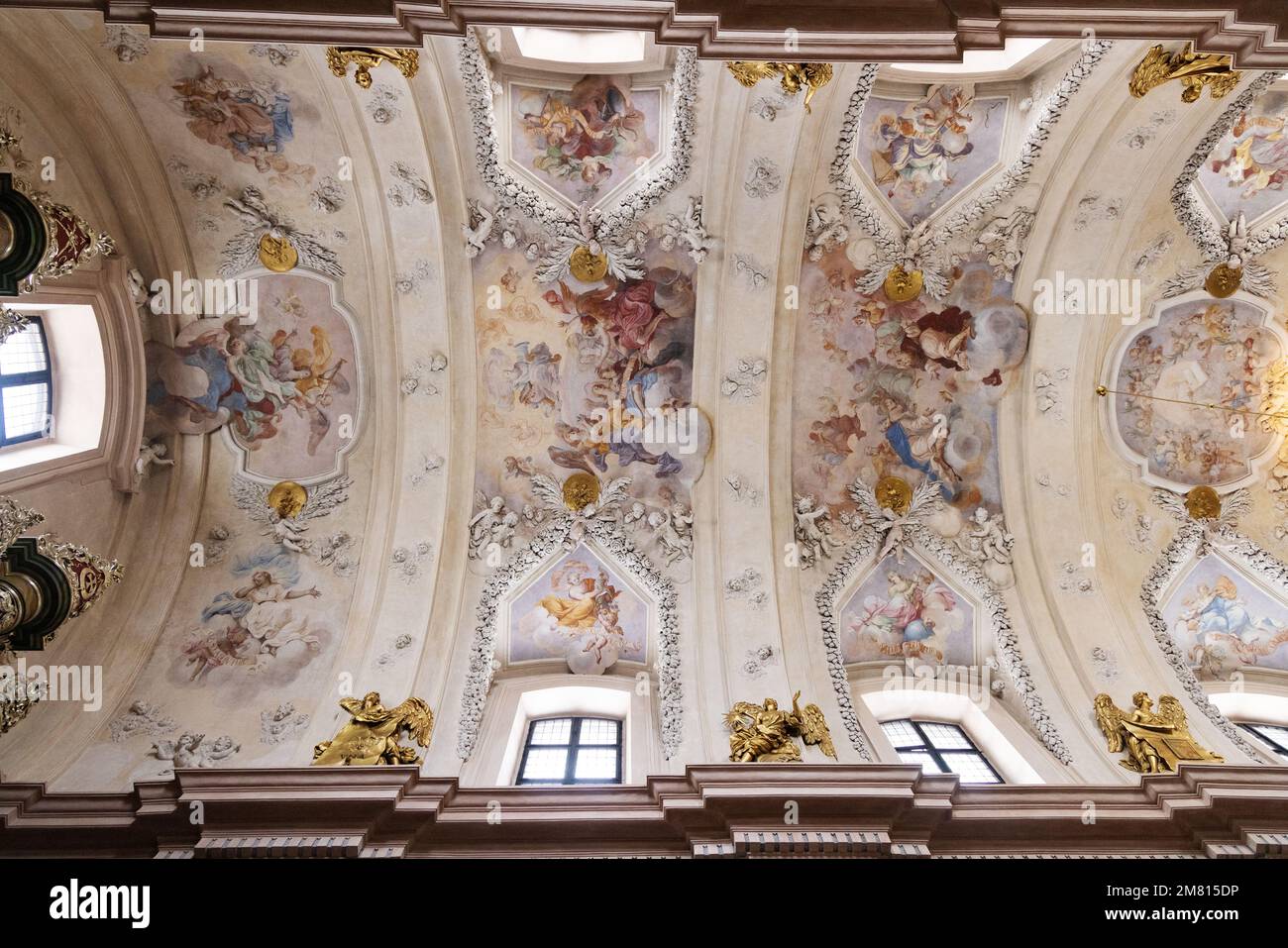 Church baroque painted ceiling -Fotos und -Bildmaterial in hoher Auflösung – Alamy