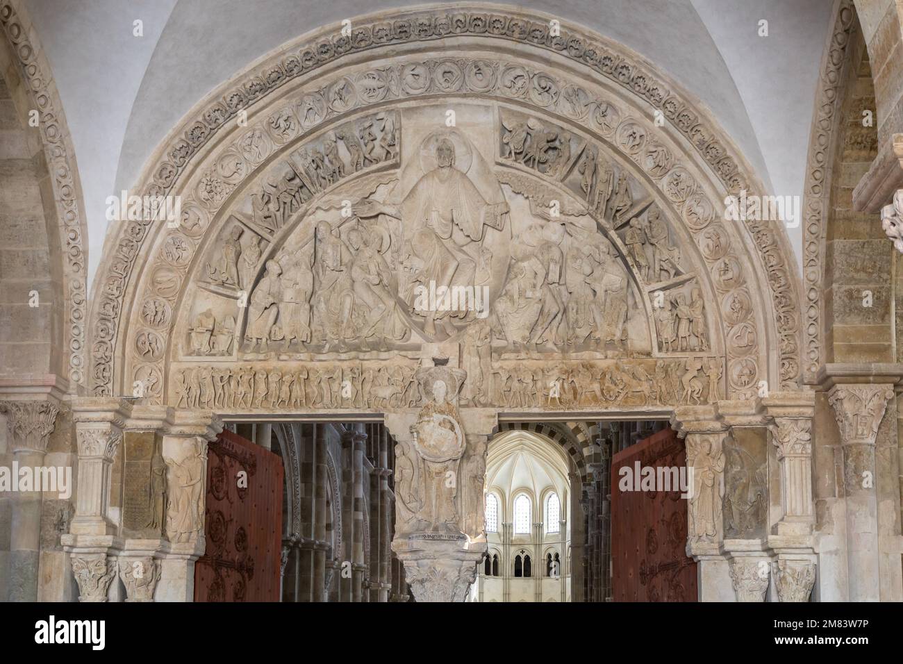 Tympanum vezelay -Fotos und -Bildmaterial in hoher Auflösung – Alamy
