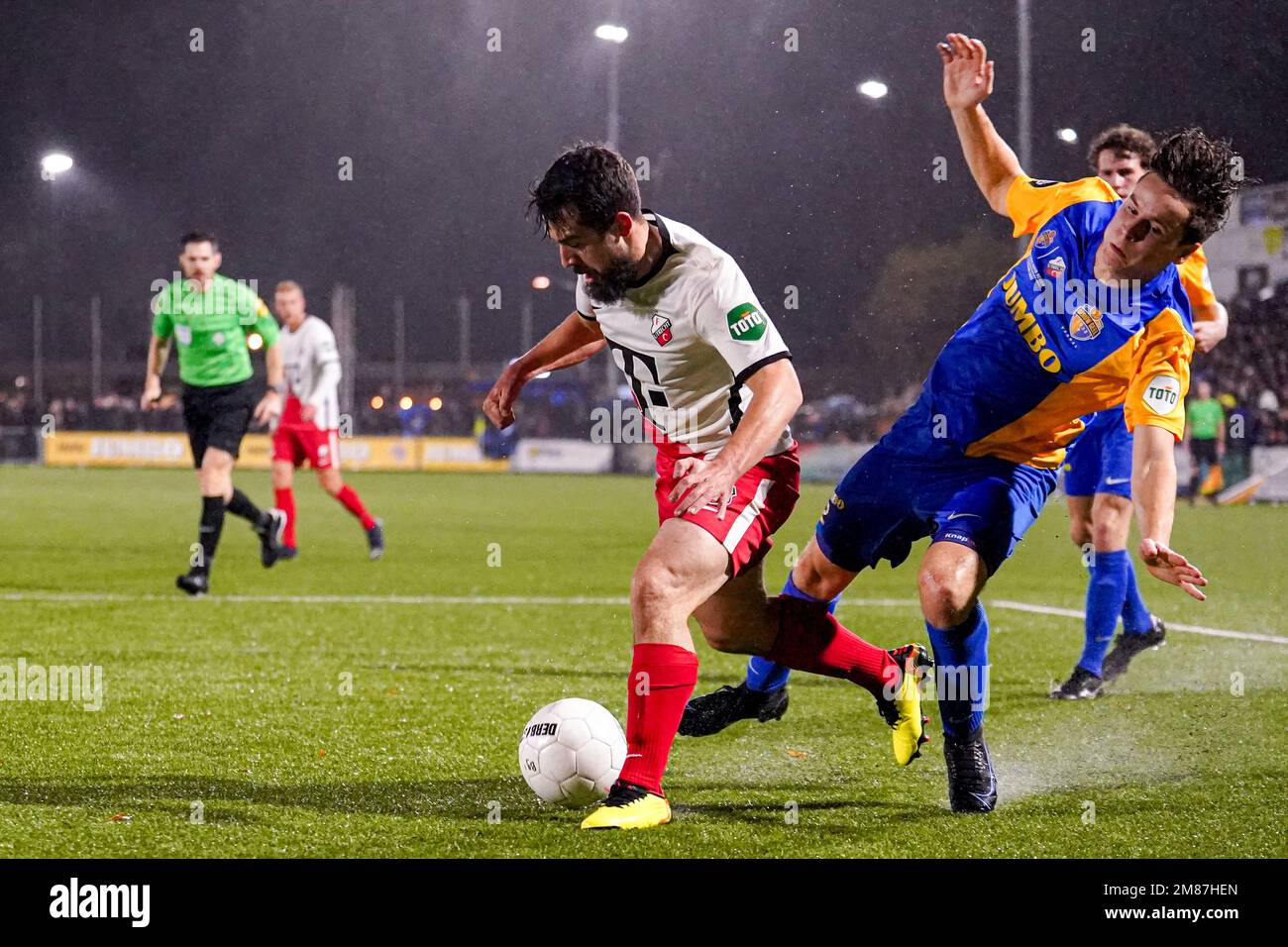 VEGHEL, NIEDERLANDE - JANUAR 12: Jay van Boxtel von Blauw Geel 38, Amin ...