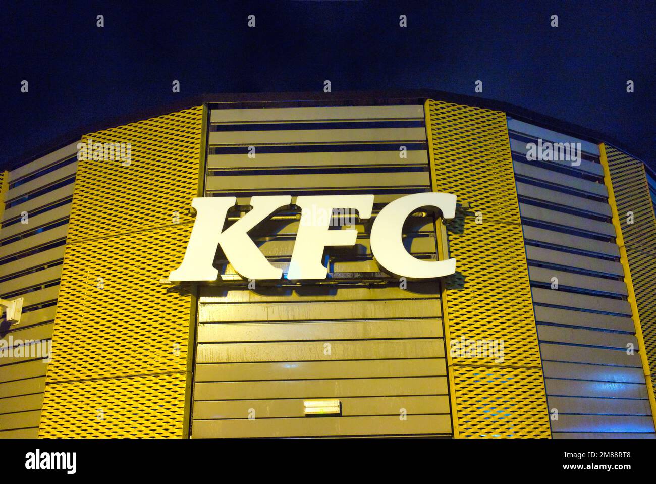 Kfc kentucky fried chicken -Fotos und -Bildmaterial in hoher Auflösung ...