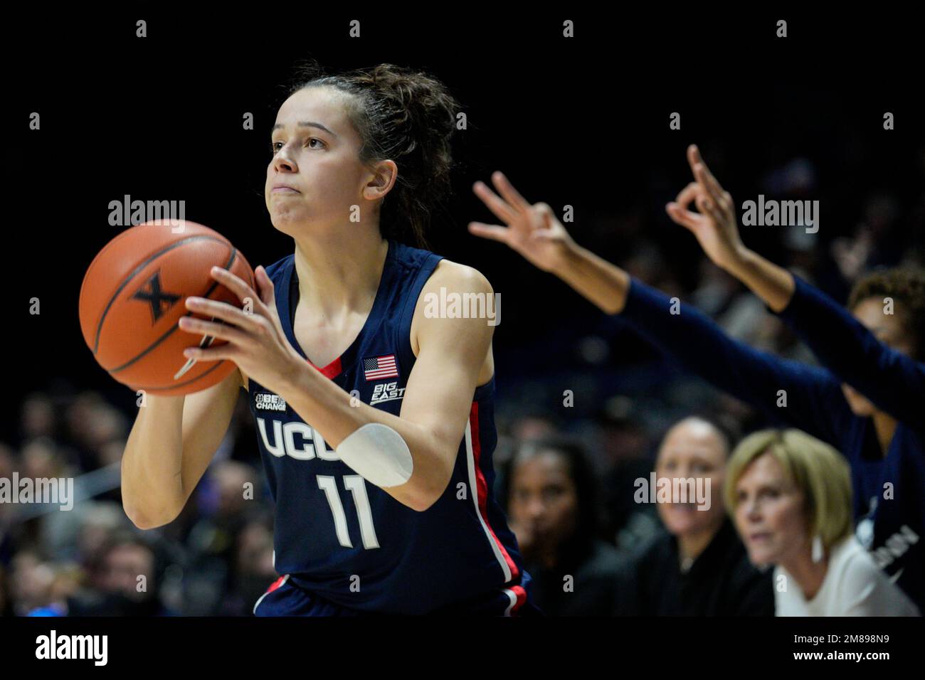 UConn forward Lou Lopez Senechal (11) looks to shoot during the second ...