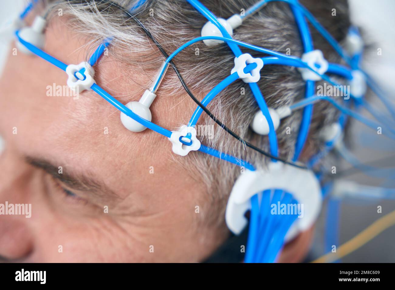 Elektroenzephalographie eeg -Fotos und -Bildmaterial in hoher Auflösung ...