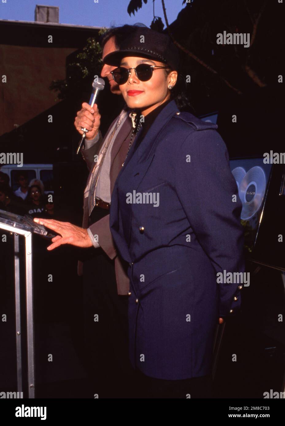 Janet Jackson bei der Präsentation von Platin-Platten für ihr Album ...