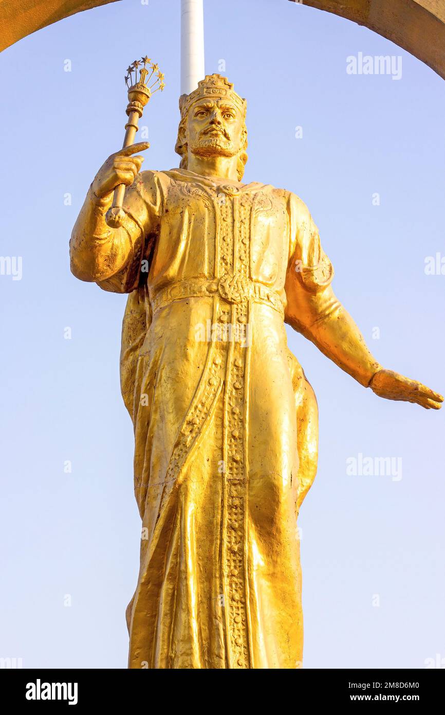 DUSCHANBE, TADSCHIKISTAN - 2. JULI 2022: Die Bronzestatue von Ismail ...