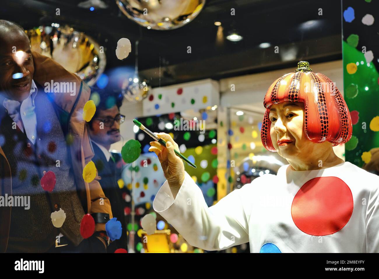 Harrods yayoi kasuma -Fotos und -Bildmaterial in hoher Auflösung – Alamy