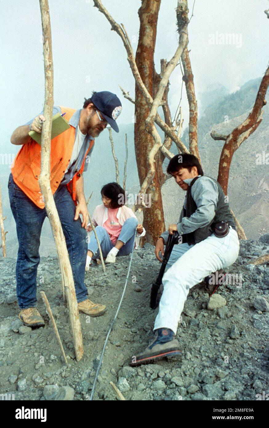 Dr. Christopher Newhall aus den USA Geological Survey vereint Art Daag ...