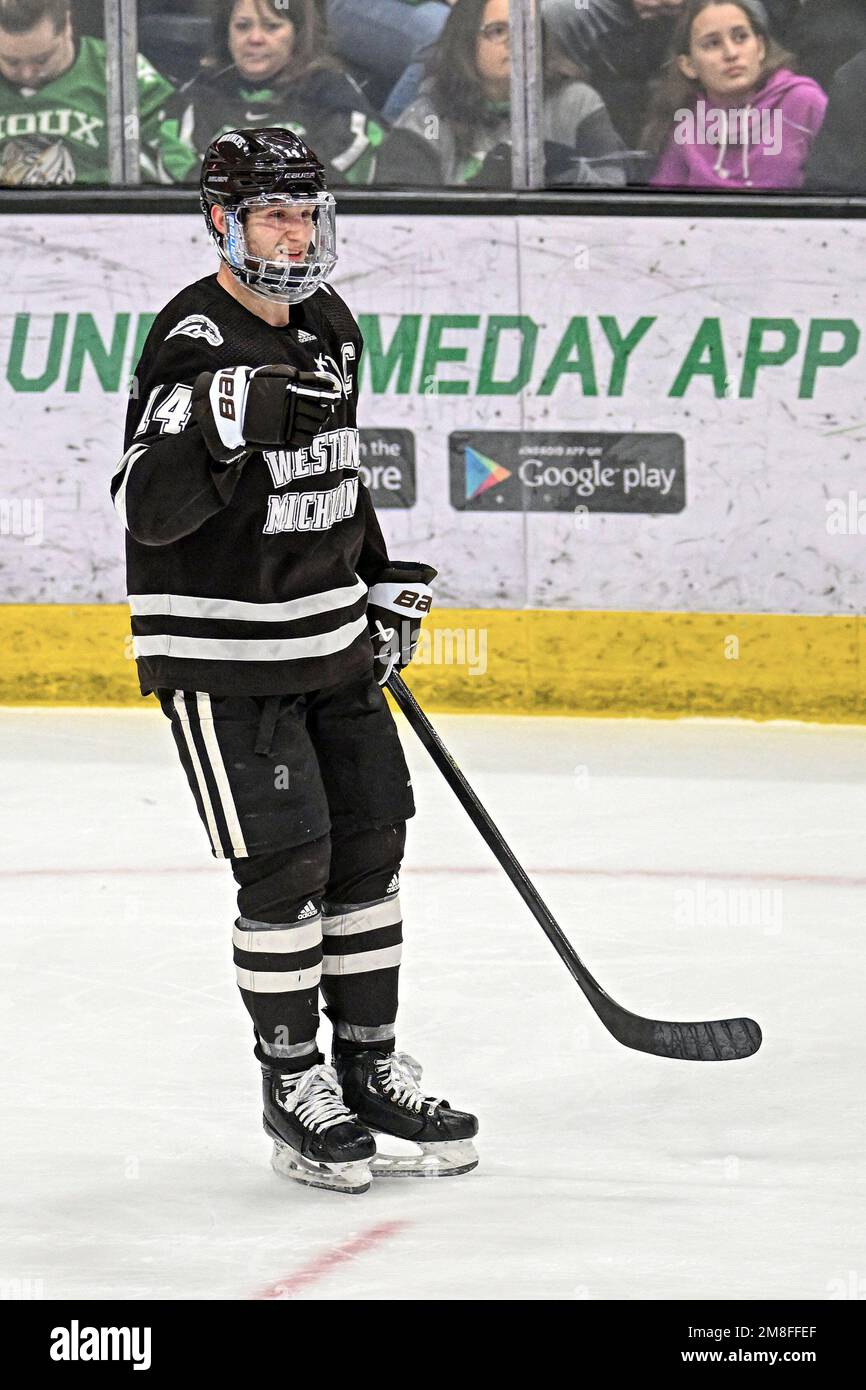Der Western Michigan Broncos Forward Jason Polin (14) feiert, nachdem ...