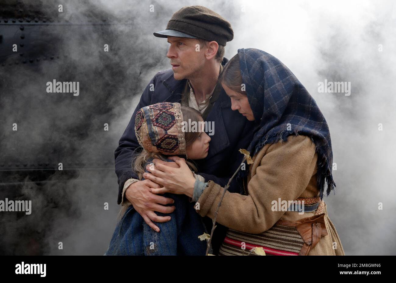GUSTAF SKARSGARD und LISA CARLEHED bei DEN EMIGRANTEN (2021 ...